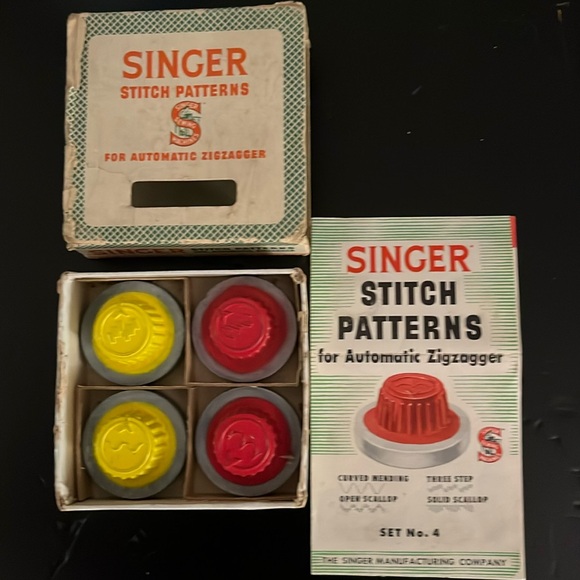 Singer | Other | Vintage Singer Sew Machine Stitch Patterns Orig Box ...